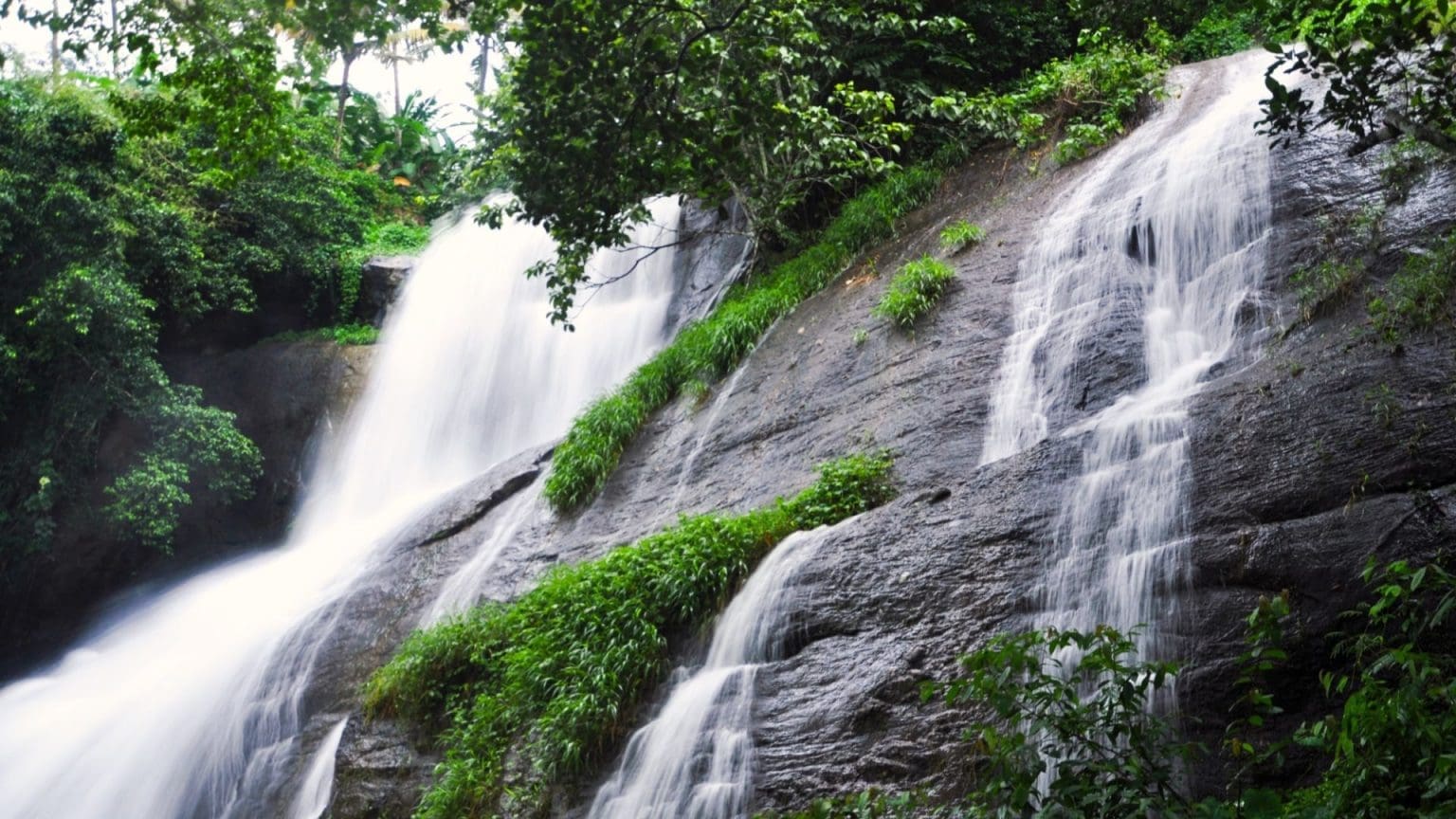 10 Best Waterfalls Near Kochi, Kerala – Iris Holidays