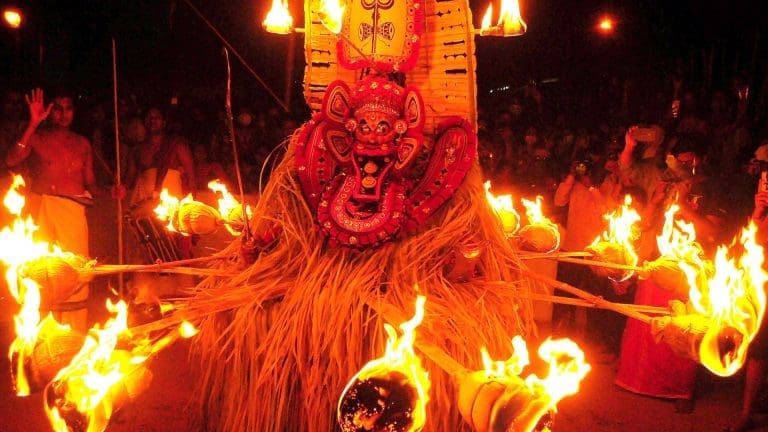 12 Major Types Of Theyyam- Photos, Names And How To Watch? – Iris Holidays
