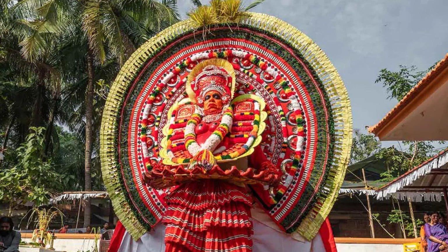 12 Major Types Of Theyyam- Photos, Names And How To Watch? – Iris Holidays