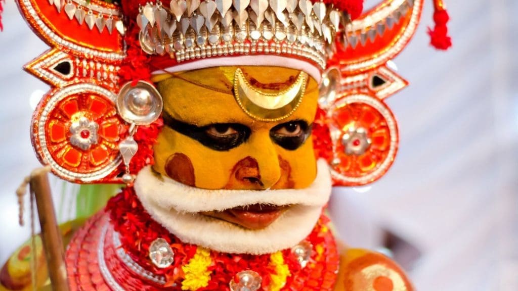 12 Major Types Of Theyyam- Photos, Names And How To Watch? – Iris Holidays