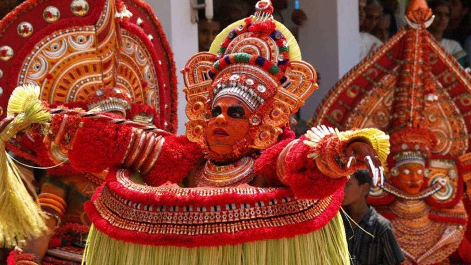 12 Major Types Of Theyyam- Photos, Names And How To Watch? – Iris Holidays