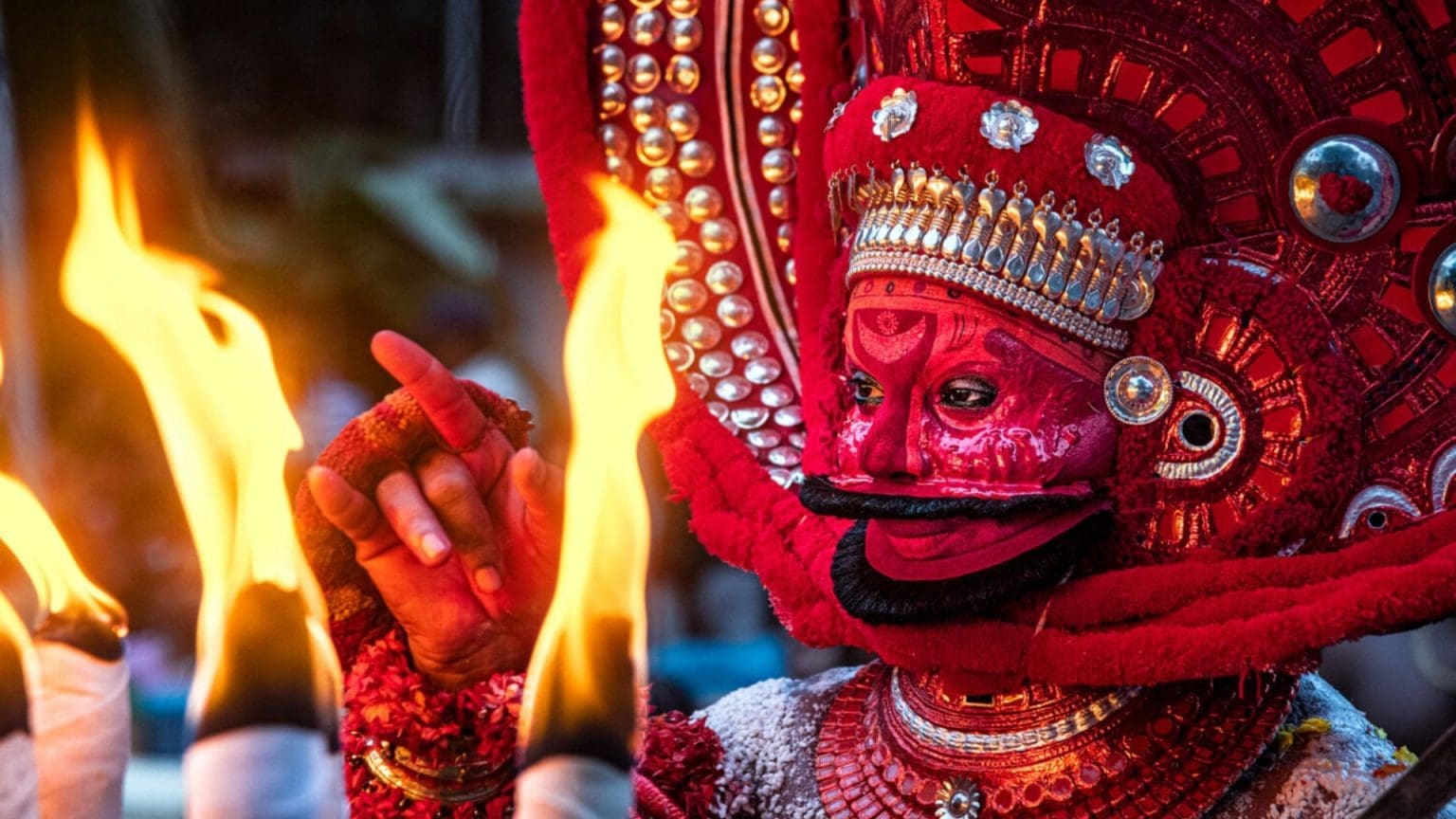 12 Major Types Of Theyyam- Photos, Names And How To Watch? – Iris Holidays